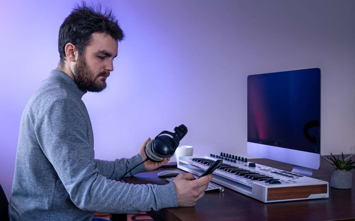 A Guide to Mixing and Mastering in Your Home Music Studio - Making ...