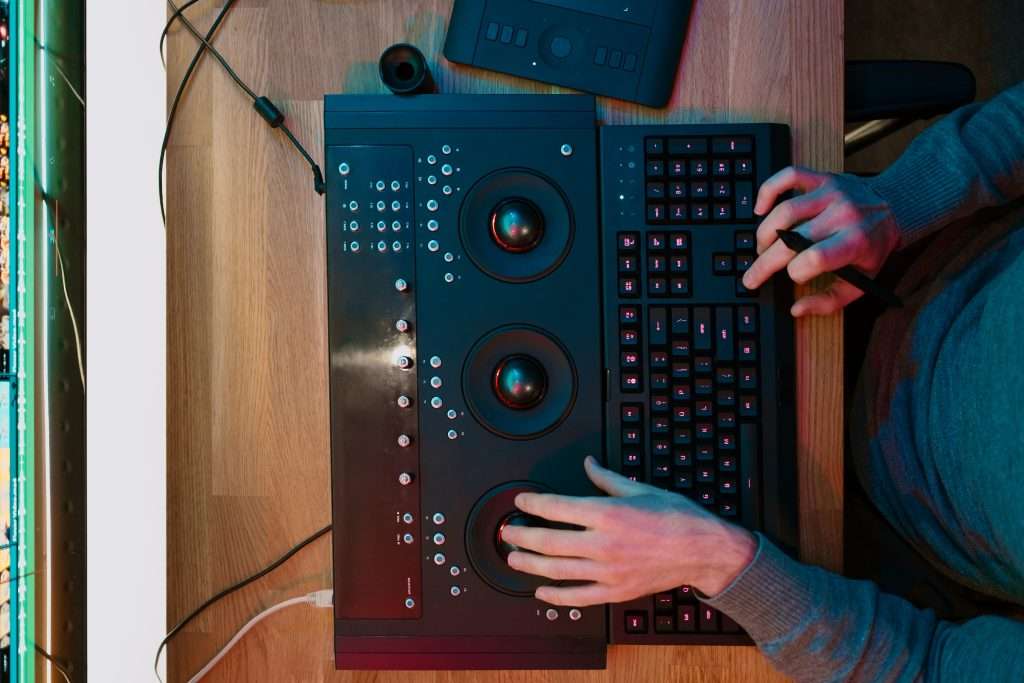 The Benefits of a Hardware Compressor in Home Music Production - Making ...