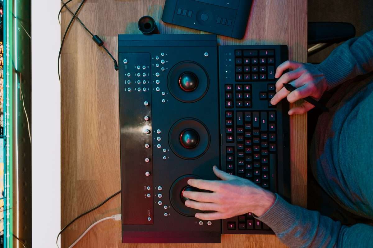 The Benefits of a Hardware Compressor in Home Music Production - Making ...